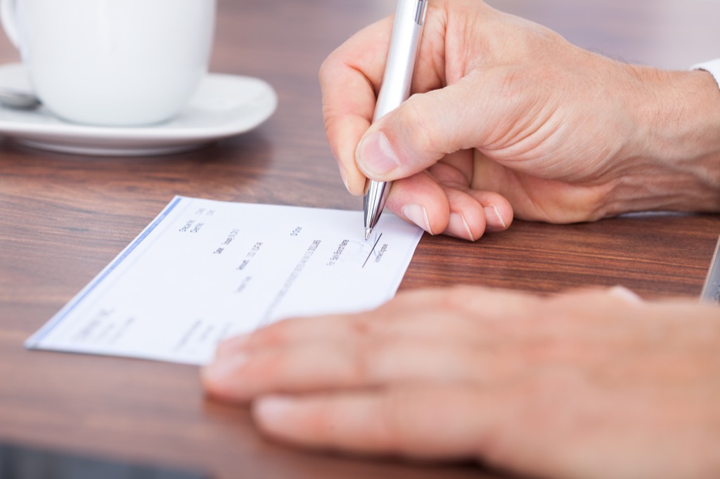 40 Common Older People Habits That Young People Just Don't Understand ...