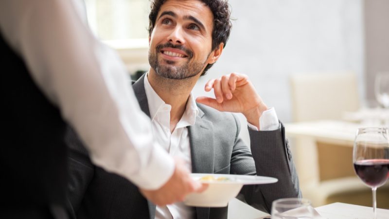 20 Secrets Your Waiter Won’t Tell You