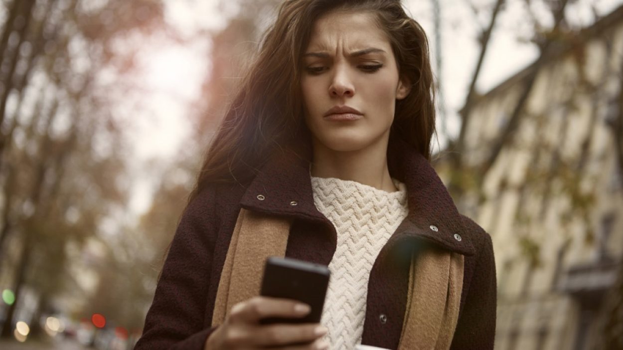 Ghosting Signs: 20 Ways to Tell It's Happening to You | Best Life