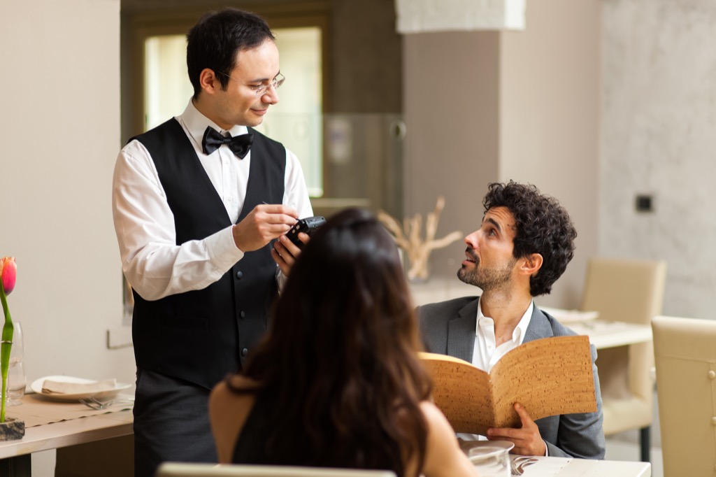 20 Secrets Your Waiter Won’t Tell You