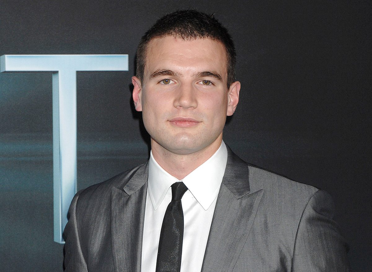 Rising Star Alex Russell Talks SWAT, Telekinesis, and Surviving the ...