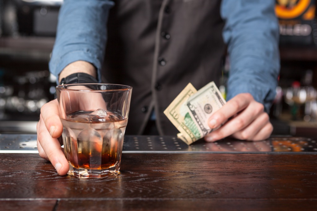 How Much Should You Tip at Bars? Here Are 6 Rules From Experts