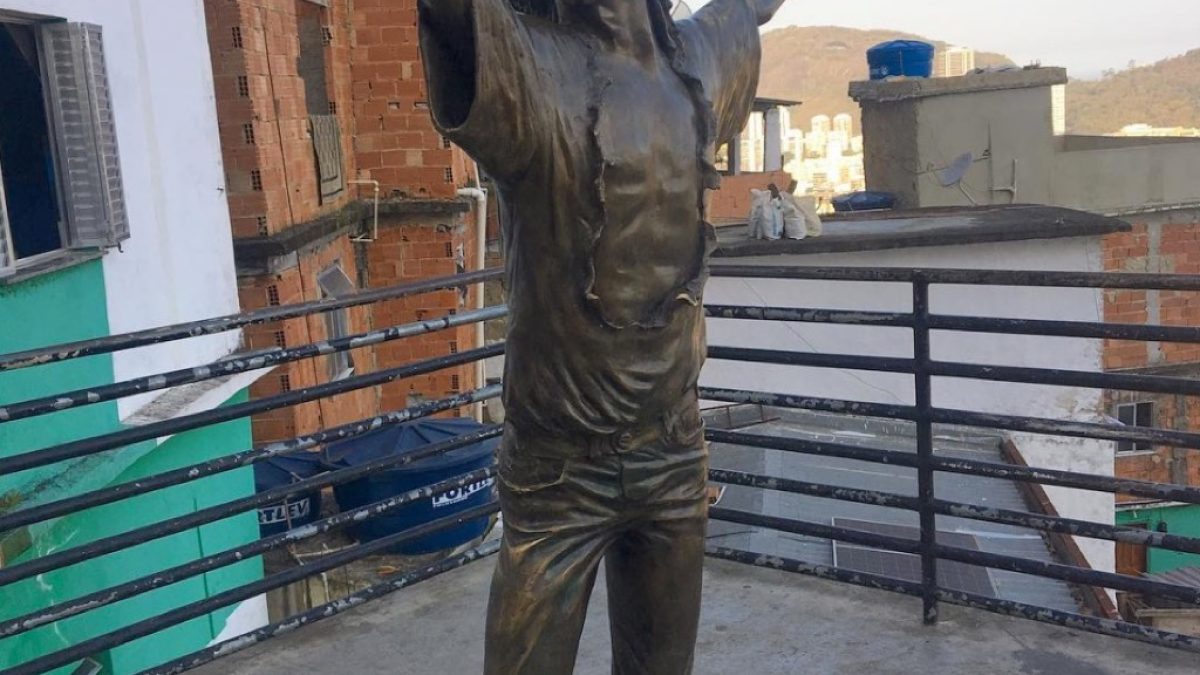20 Worst Celebrity Statues Ever Created