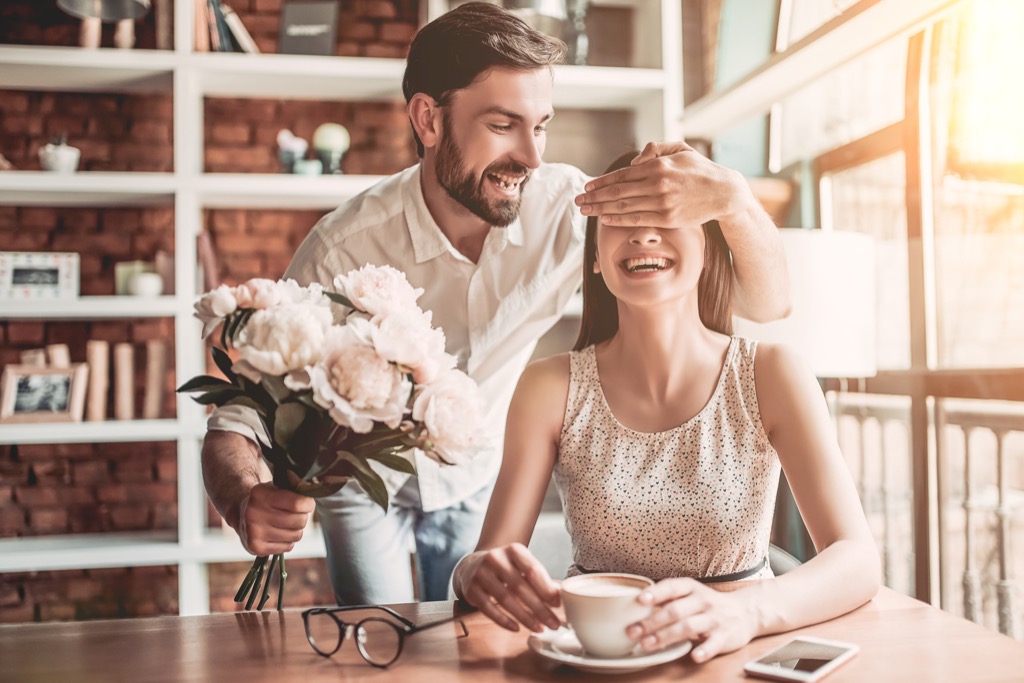 20 Quick & Easy Romantic Gestures to Show Your Partner You Care