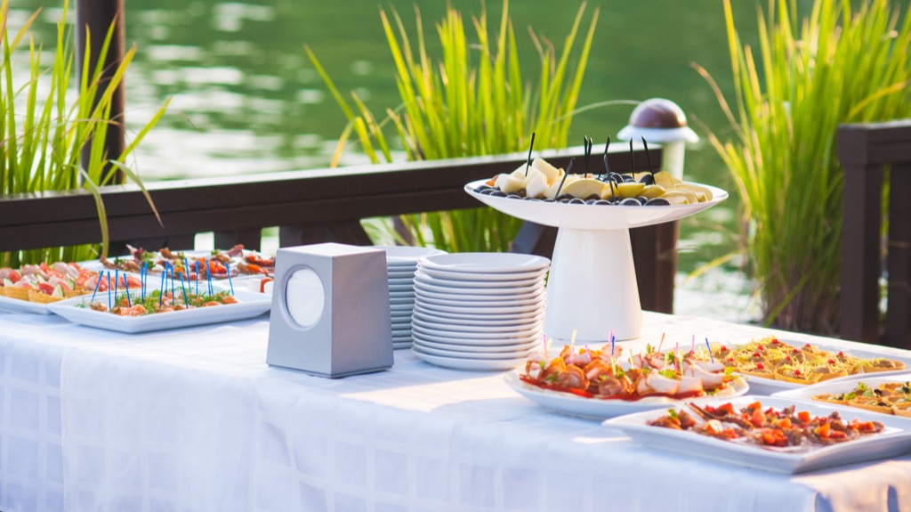 20 Creative Ways to Turn Your Backyard into an Amazing Party Space ...