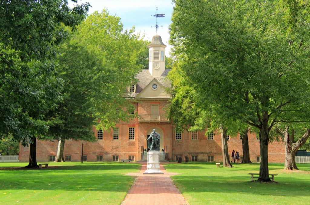 10 Oldest Universities in America — Best Life