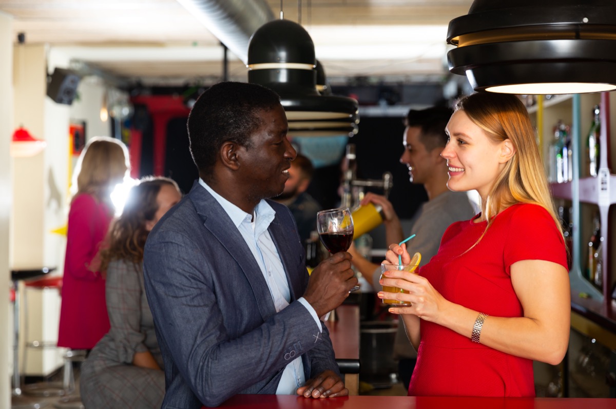Dating Over 40? Here Are 40 Amazing Expert-Backed First Date Ideas