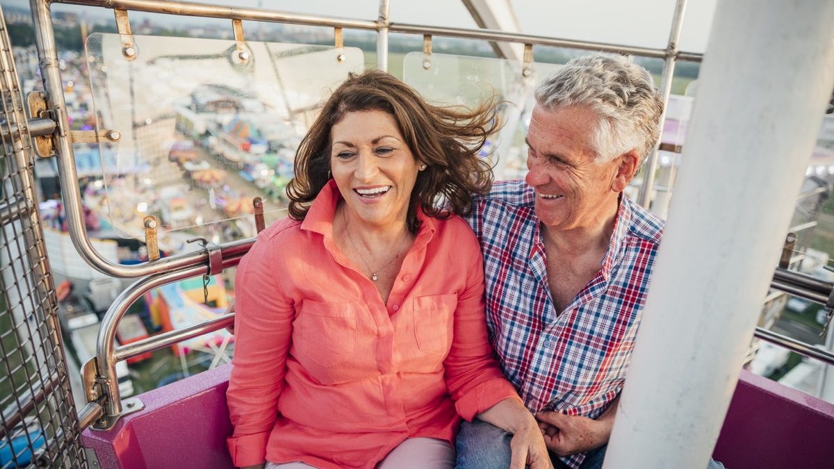 Dating Over 40? Here Are 40 Amazing Expert-Backed First Date Ideas
