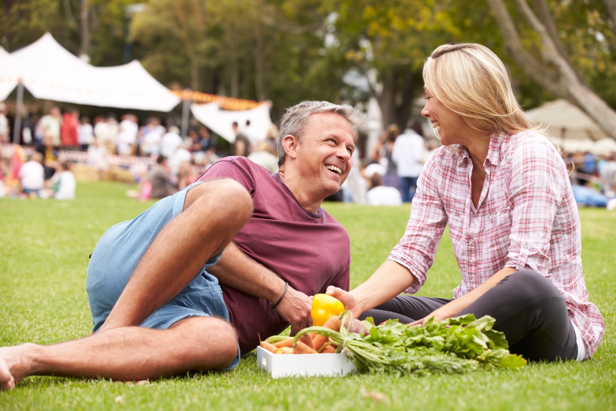 Dating Over 40? Here Are 40 Amazing Expert-Backed First Date Ideas
