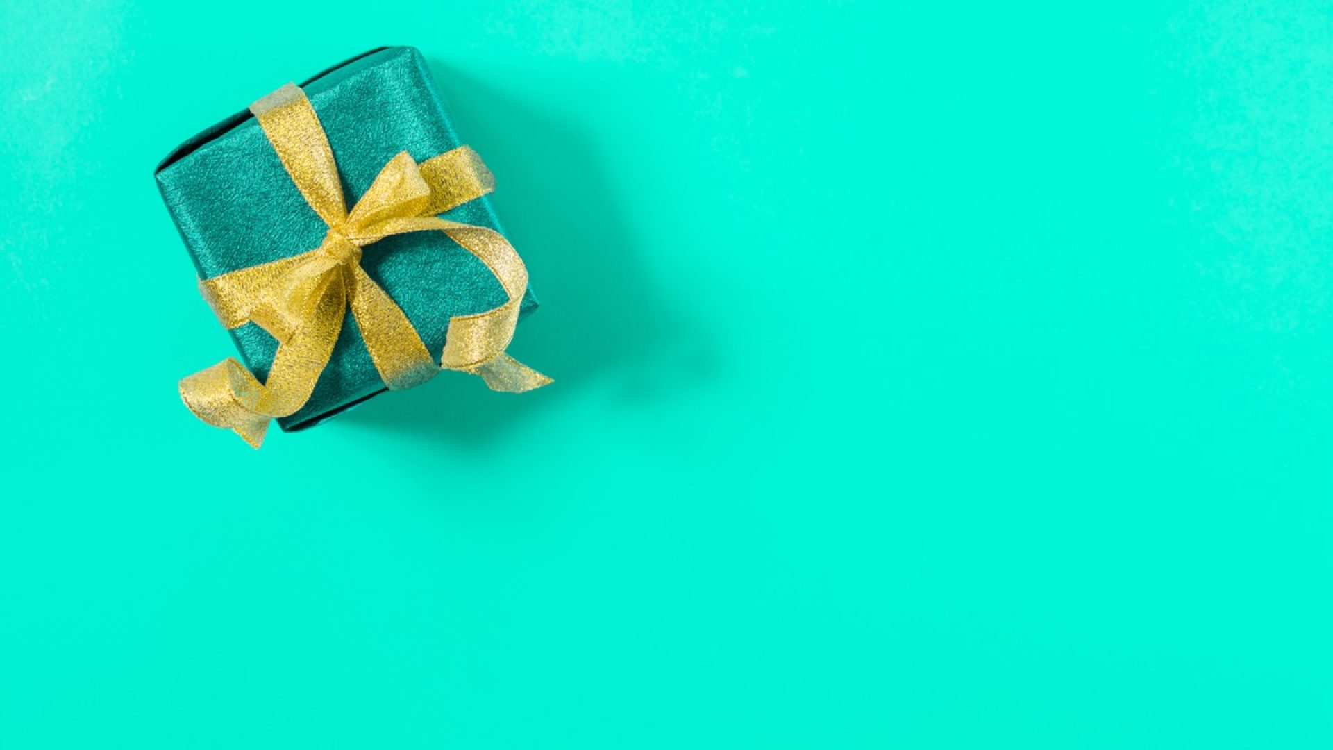 15 Easy Tricks for Wrapping Presents Perfectly — Best Life