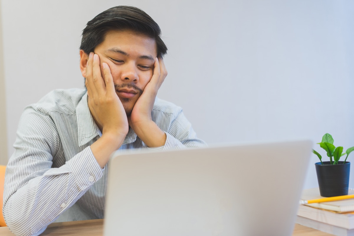 27 Signs of Burnout That Every Worker Should Pay Attention To — Best Life