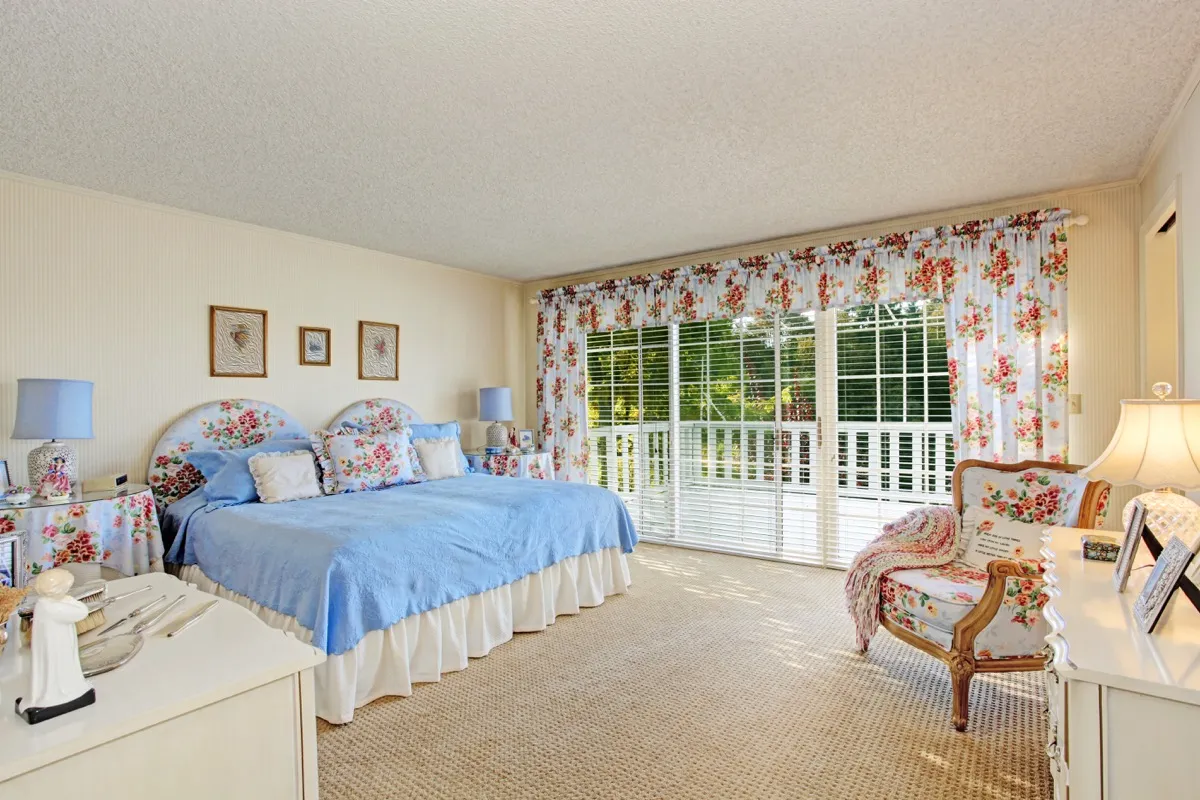 20 Unfortunate Ways Your Home Looks Super Dated, According to Experts ...