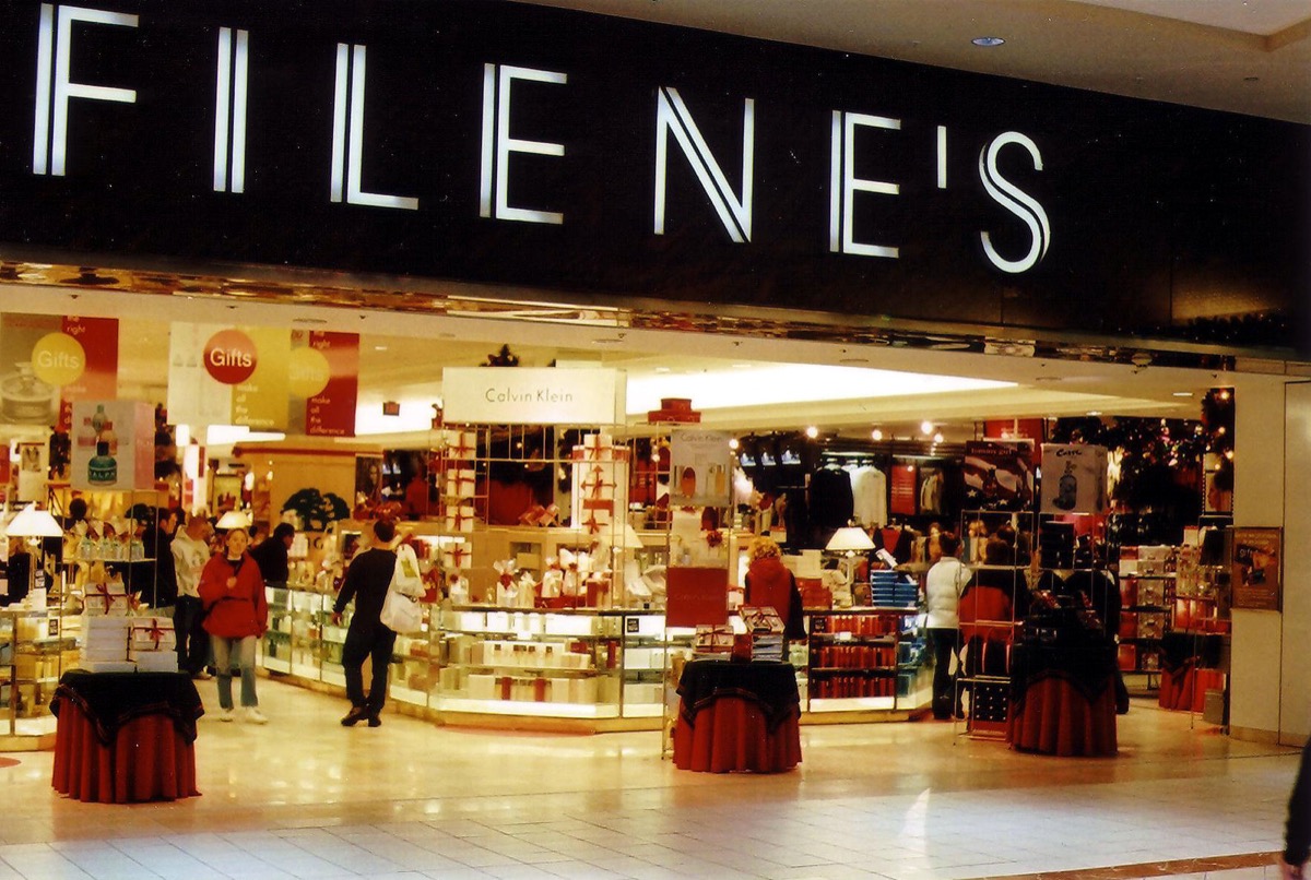 These Are the Beloved '90s Stores That No Longer Exist — Best Life