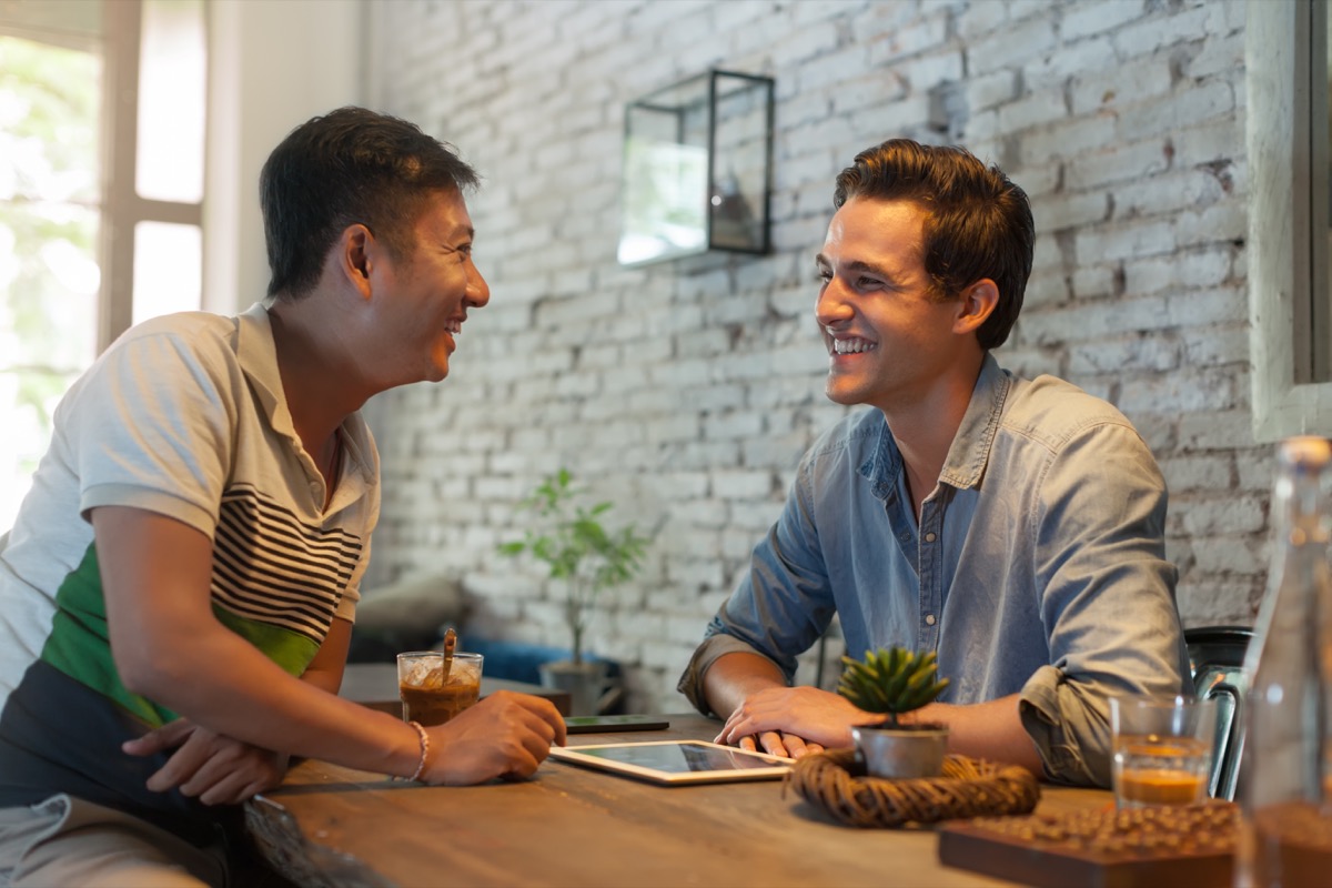 10 Body Language Signs of Attraction - Flirting Body Language