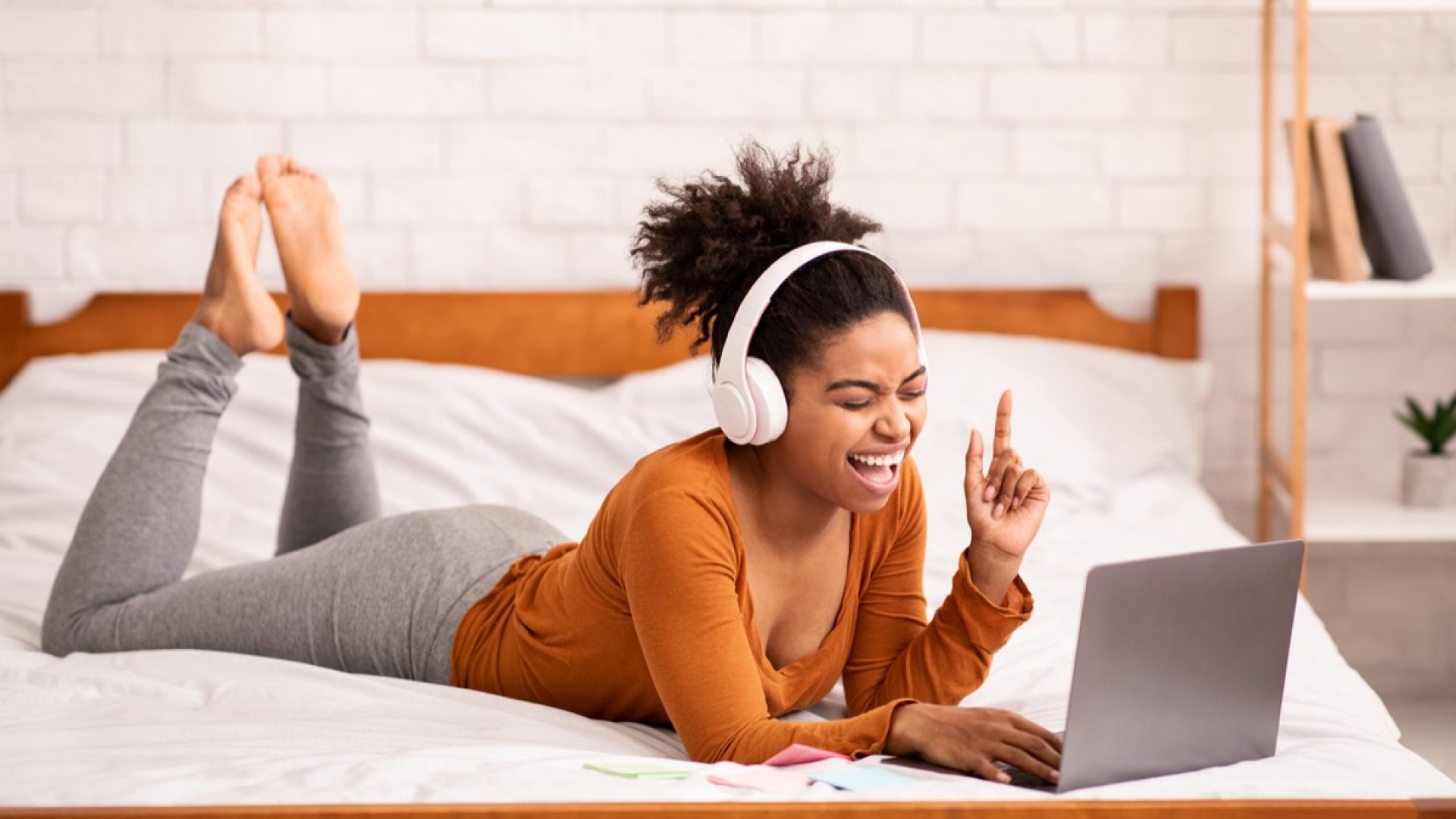 40 Everyday Words That Started as Internet Slang