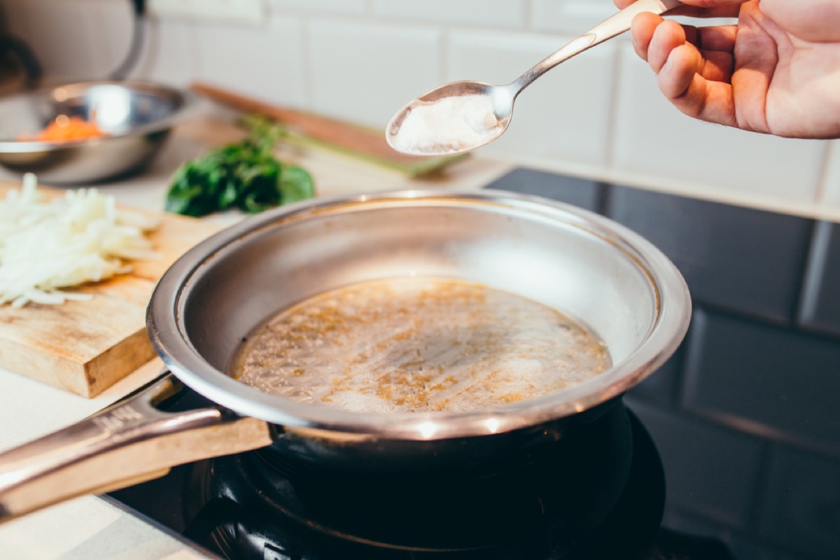 33 Mind-Blowing Old-Fashioned Cleaning Tips That Actually Work
