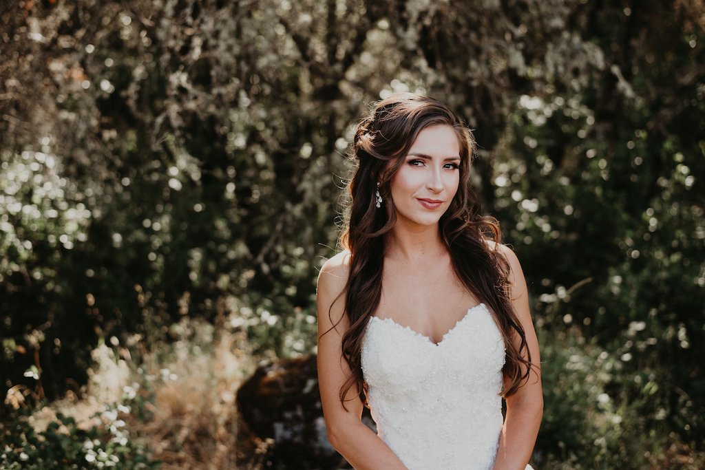 This Bride Did a Stunning Solo Photo Shoot on the Day of Her Wedding ...