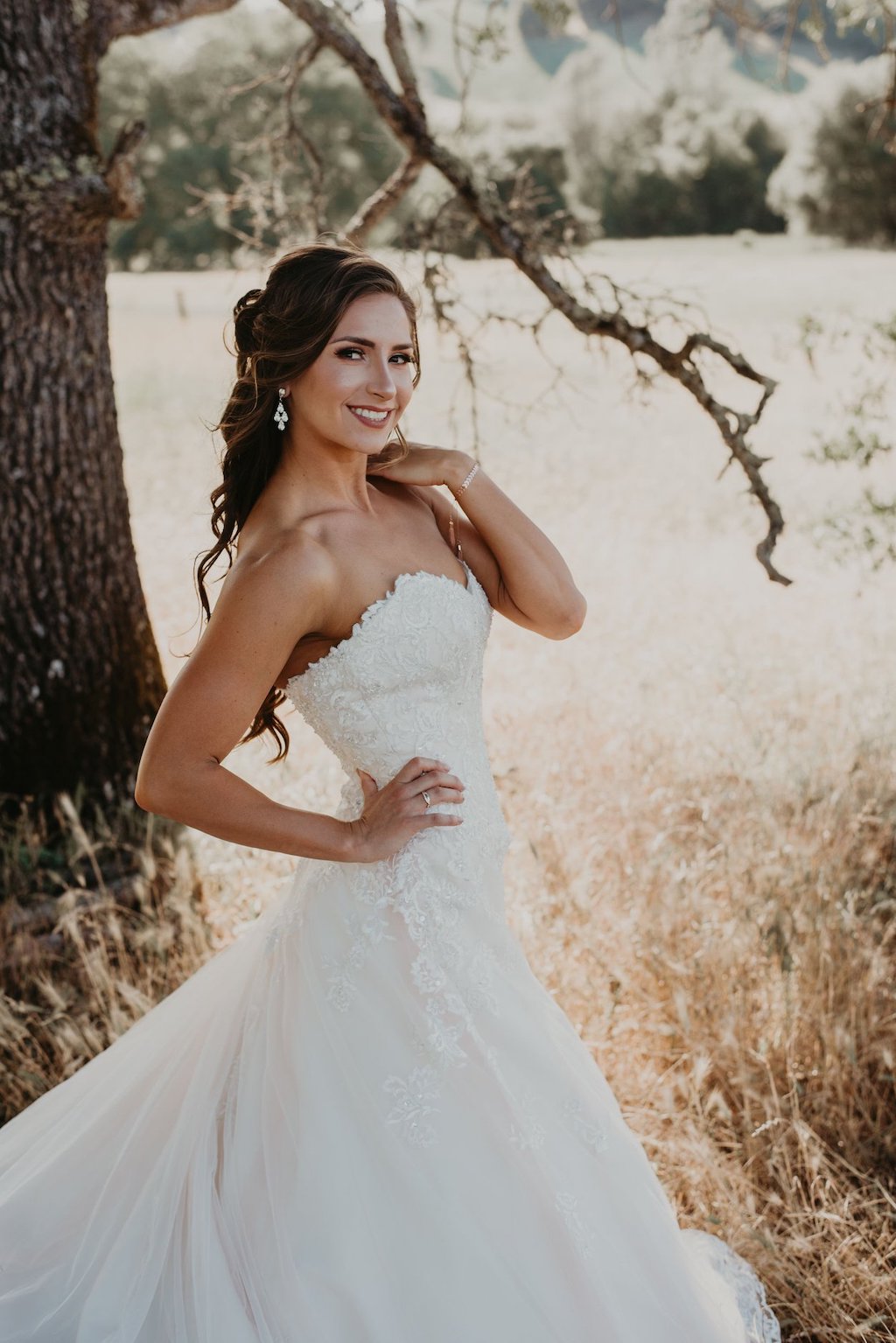 This Bride Did a Stunning Solo Photo Shoot on the Day of Her Wedding ...