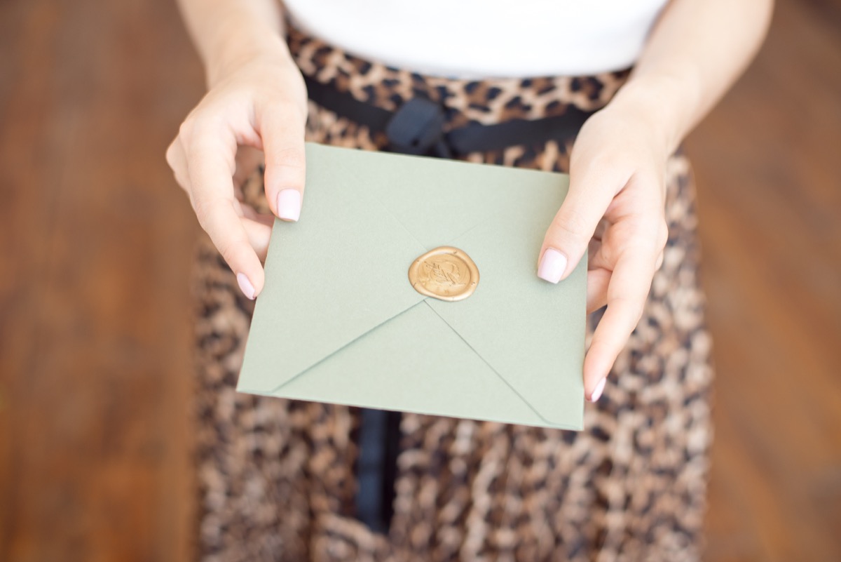 33 Old-Fashioned Etiquette Rules to Practice for Impeccable Manners