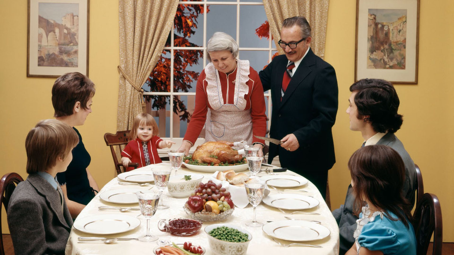 11 Retro Thanksgiving Traditions That Have Become Obsolete