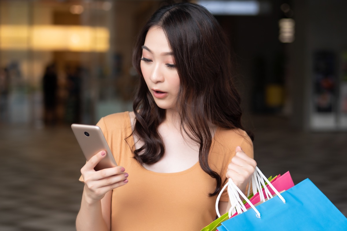24 Smart Shopping Habits That Will Save You Tons of Money