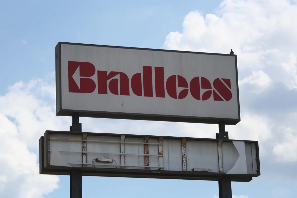 29 Beloved Stores Kids Born After 2000 Will Never Appreciate — Best Life