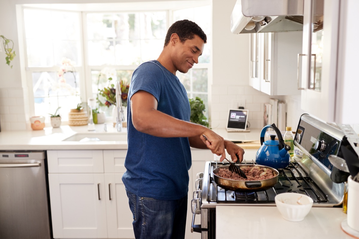 21 Surprising Things Married People Secretly Miss About Being Single