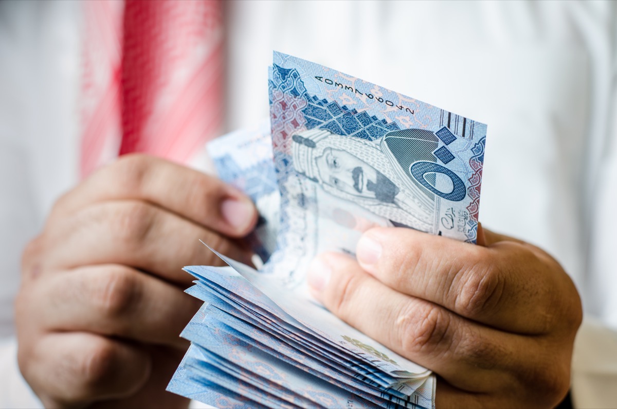 Here’s How Much to Tip in Every Situation, According to Experts — Best Life