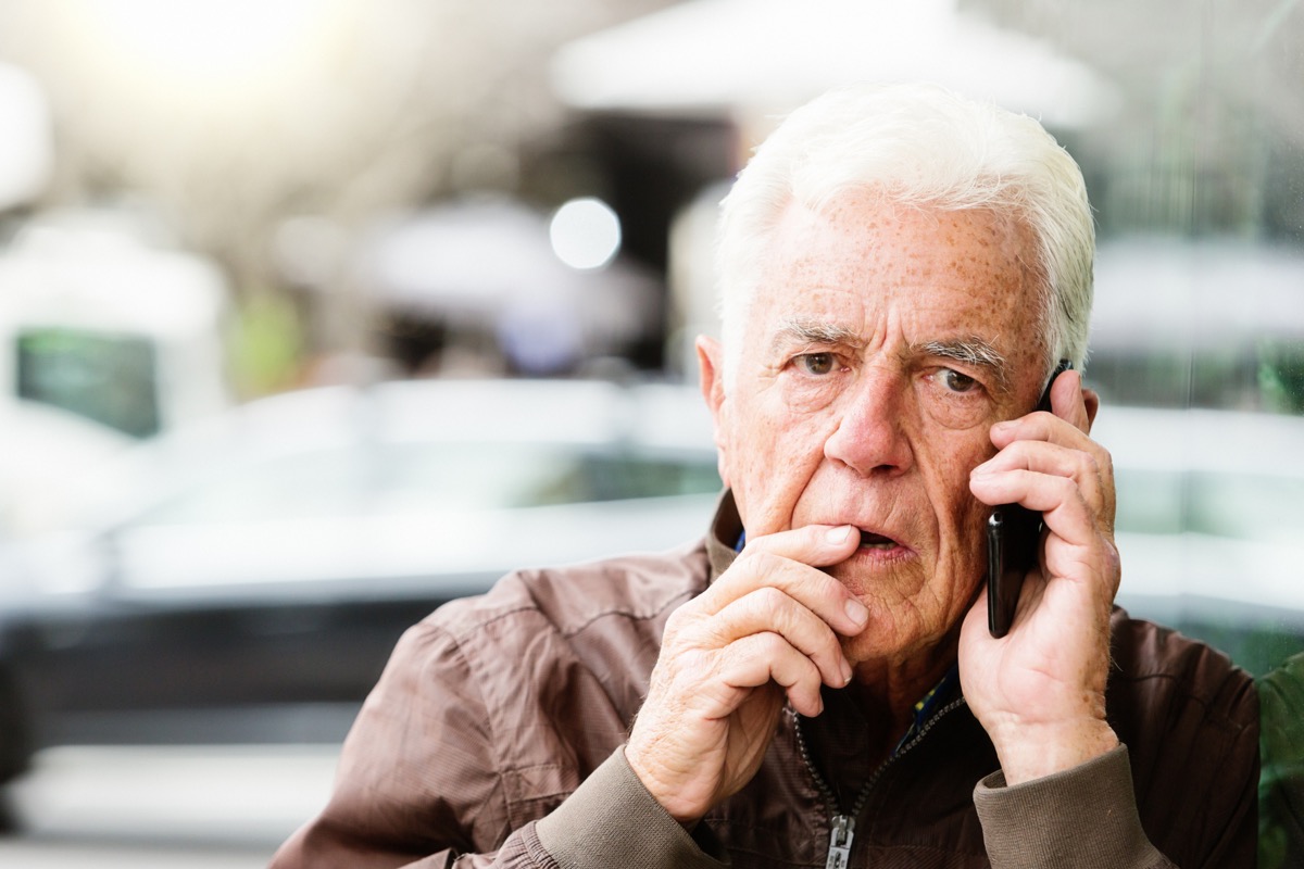 6 Warning Signs of Financial Scams Targeting Seniors