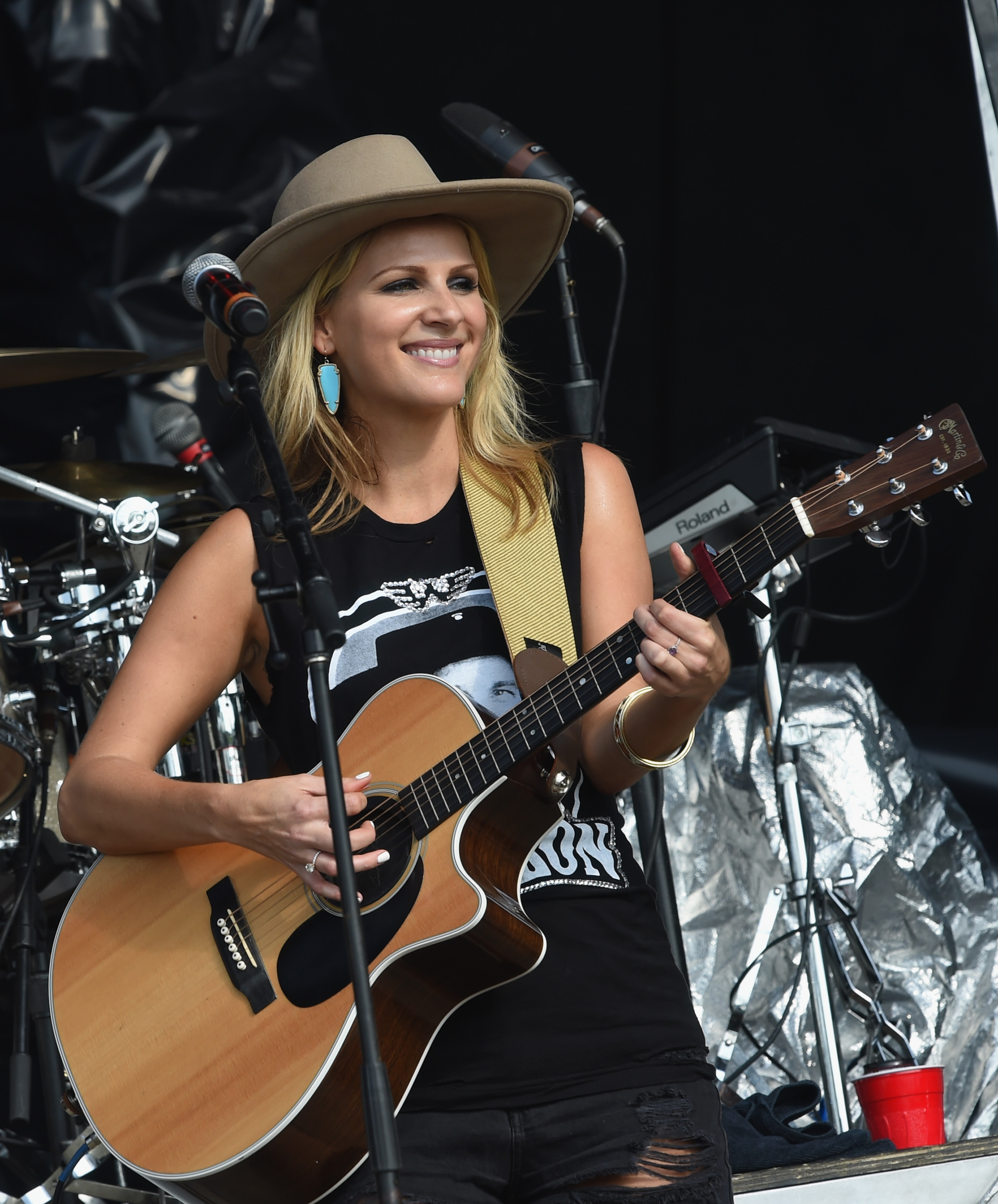 See John Wayne's Granddaughter, Who's a Country Music Singer