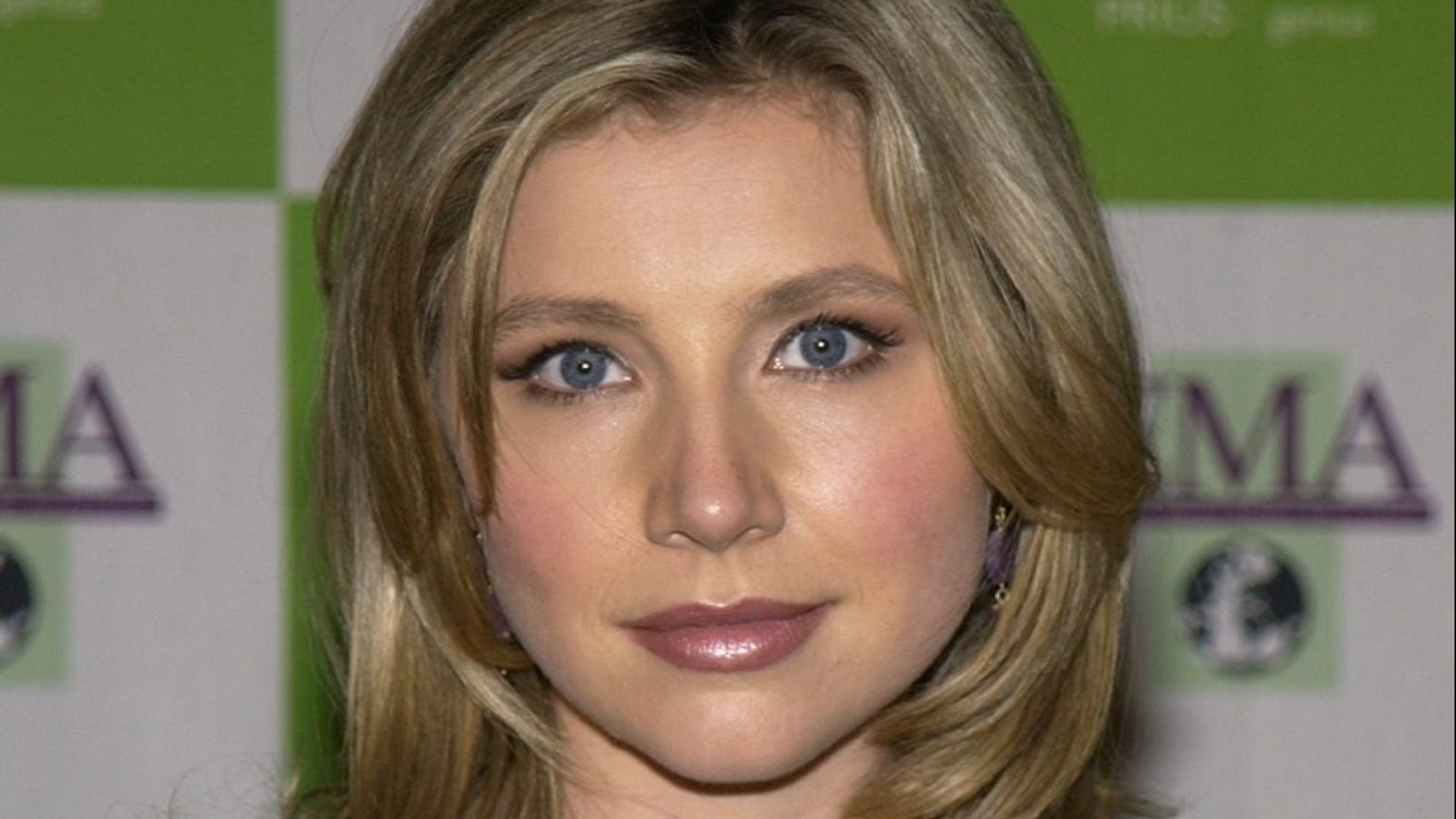 See "Roseanne" and "Scrubs" Star Sarah Chalke Now at 45 — Best Life
