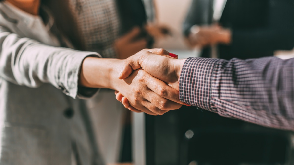 How to Start a Conversation and Keep It Flowing — Best Life