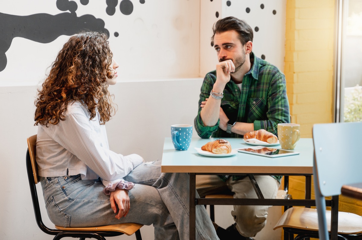 6 Facial Expressions That Mean Someone Is Lying, Therapists Say