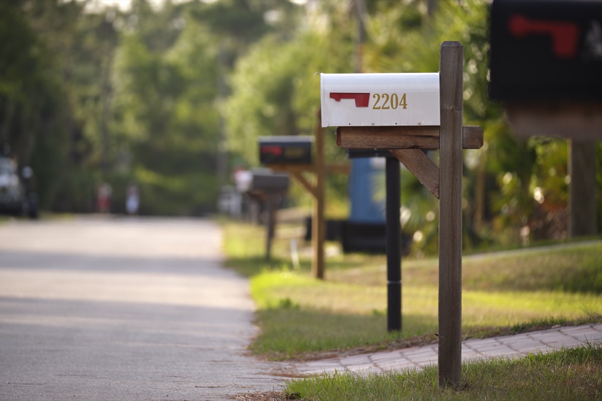 USPS Postal Inspector Reveals How to Mail Checks to Avoid Theft
