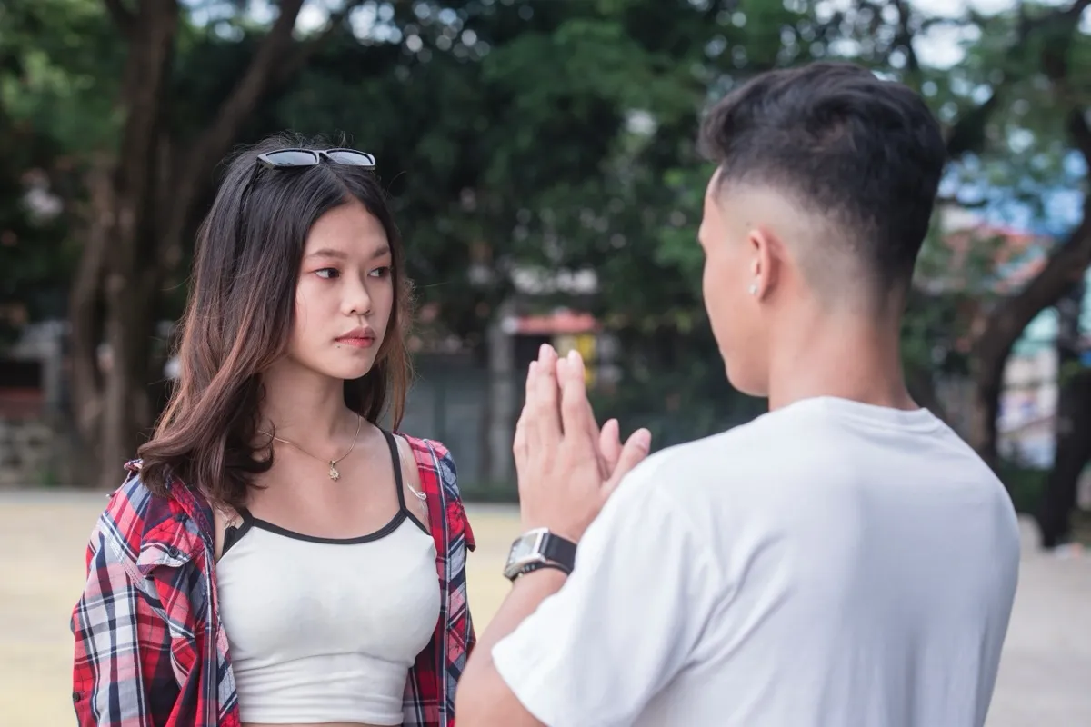 How to Start a Conversation and Keep It Flowing — Best Life