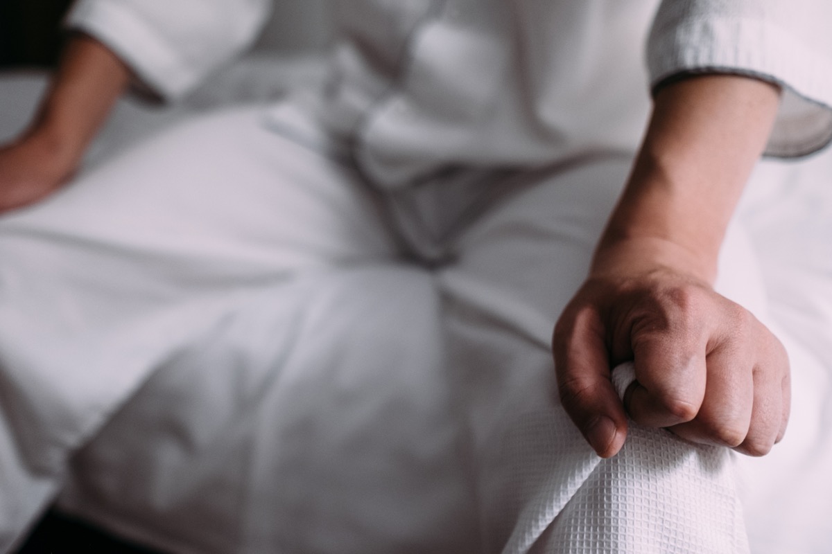 5 Body Language Signs That Predict a Family Fight — Best Life