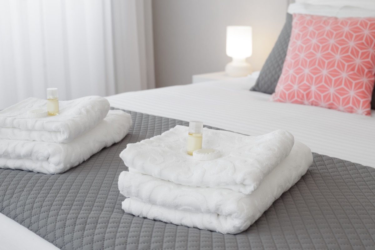 5 Items You Should Always Have in Your Guest Room for Visitors