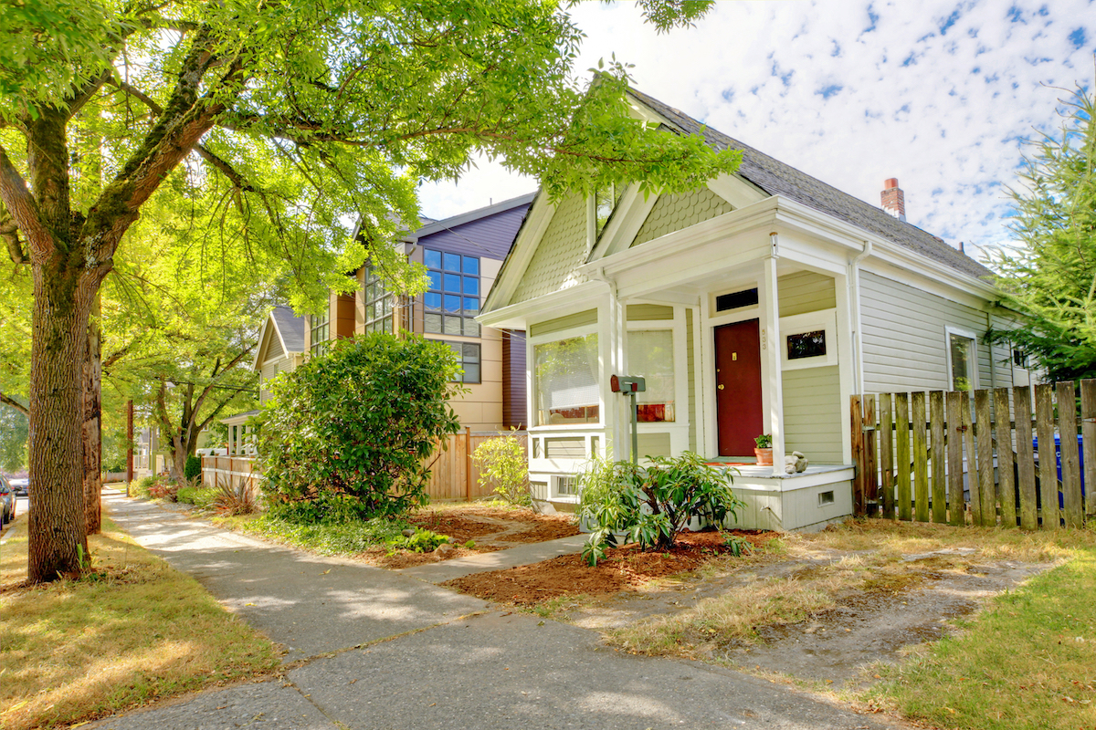 7 Small Towns Where You Can Live in an Affordable Mansion