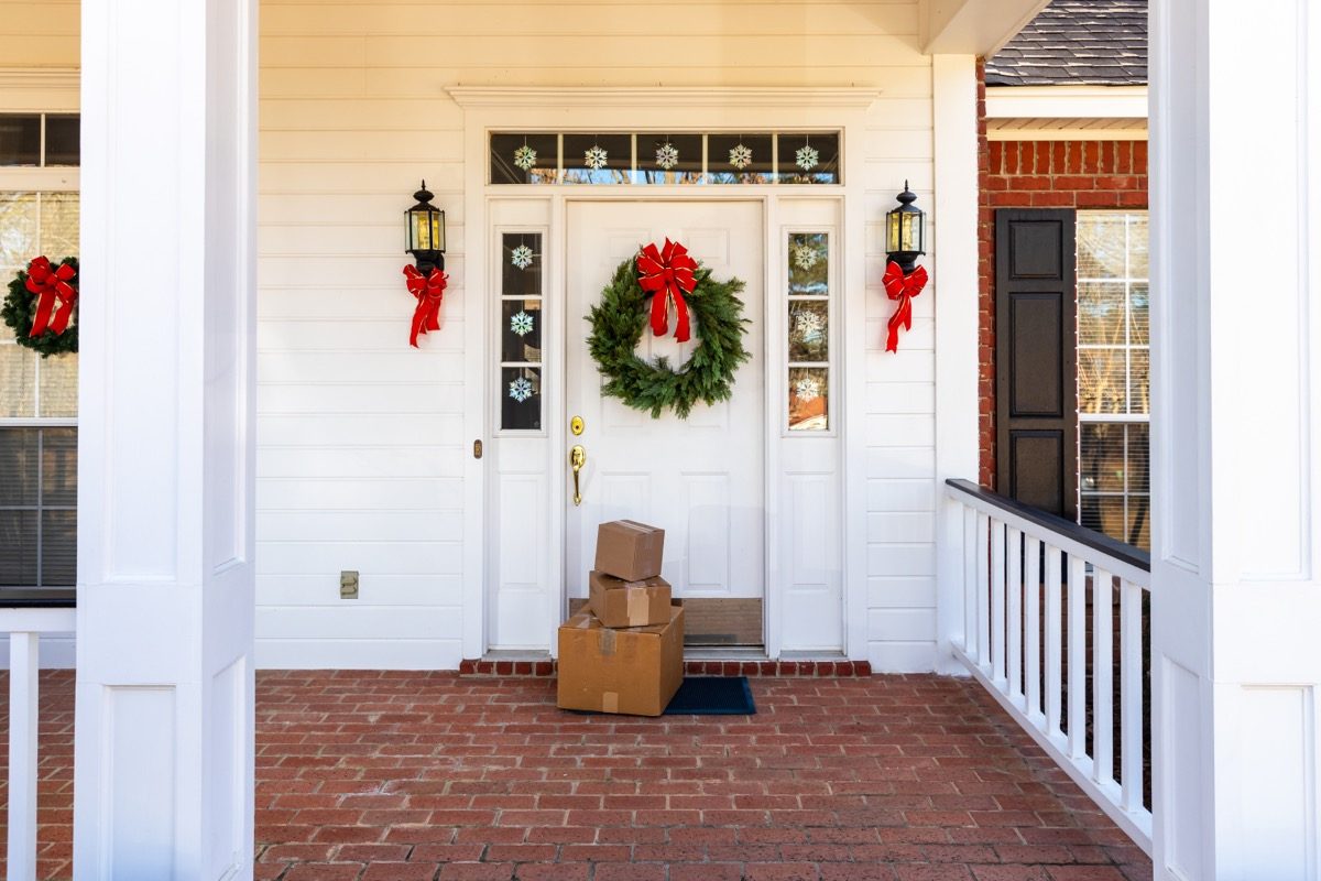 Police Just Issued New Warnings About Holiday Package Theft