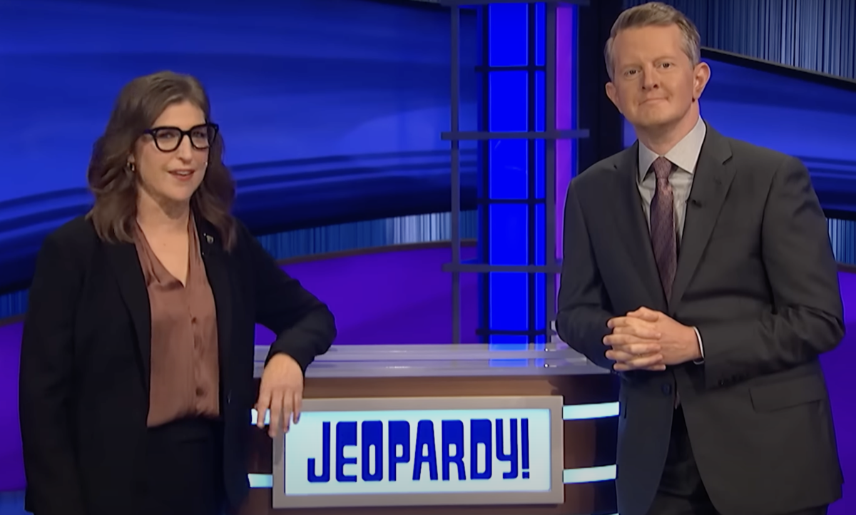 Why Ken Jennings Is a Better "Jeopardy!" Host Than Mayim Bialik