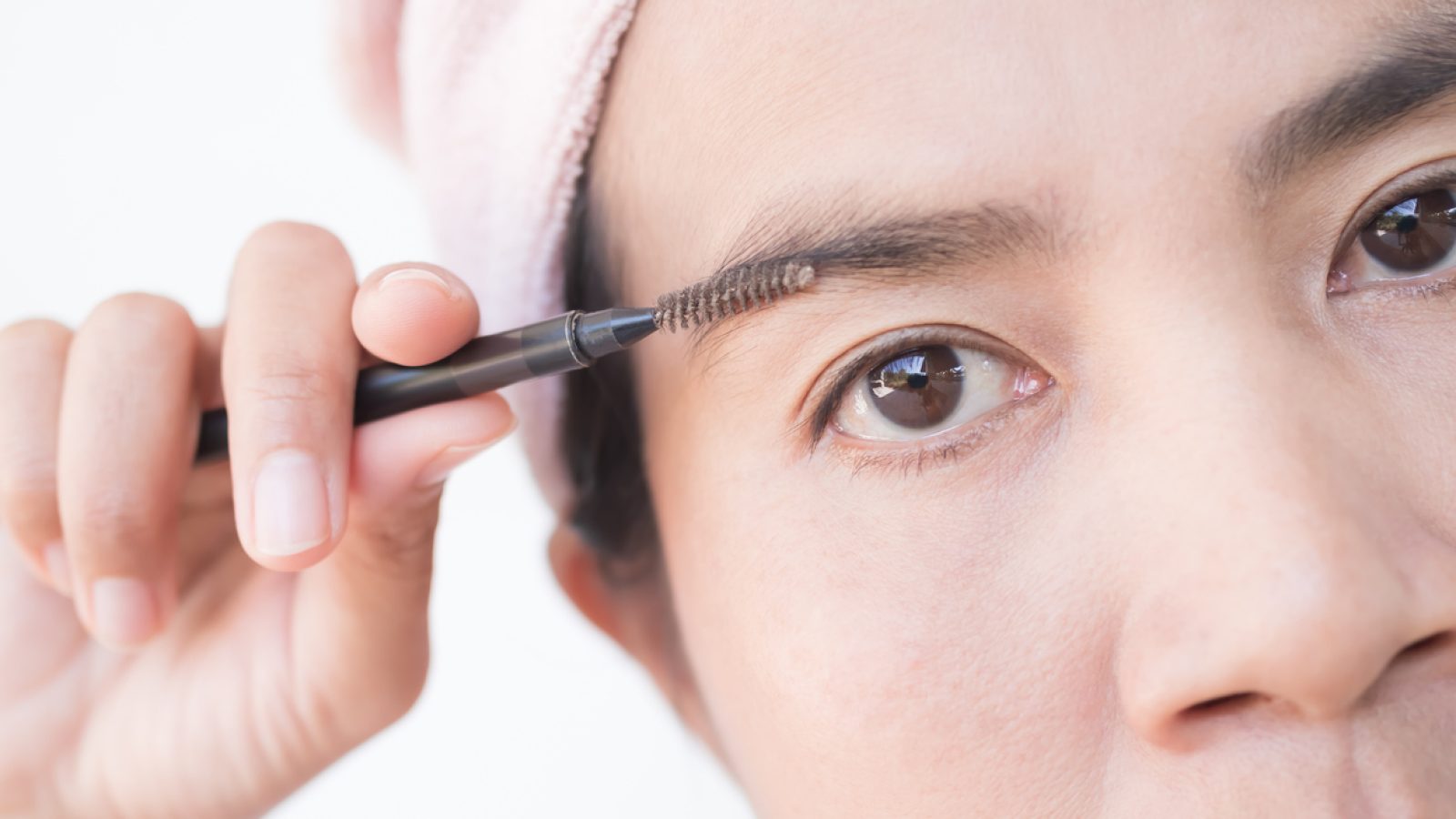 6 Tips If You Have Thinning Eyebrows, According to Beauty Experts