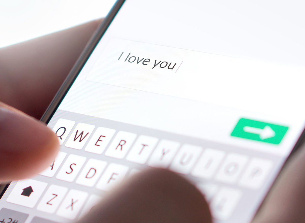 20 Quick & Easy Romantic Gestures to Show Your Partner You Care