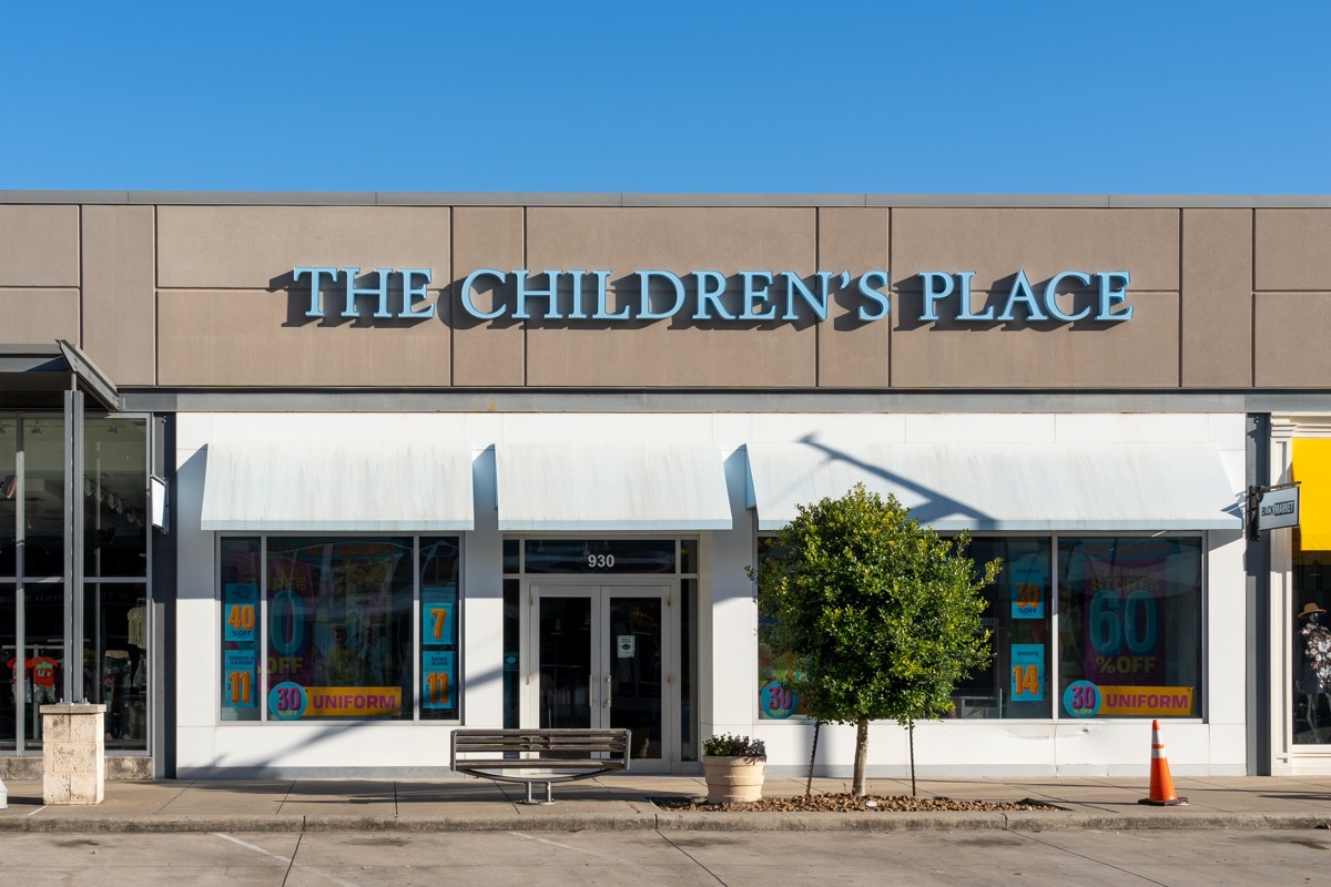 Clothing Chains Like Gap Are Closing a Total of 150+ Locations