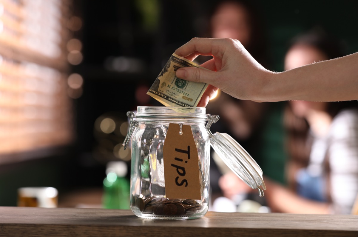 How Much Should You Tip at Bars? Here Are 6 Rules From Experts