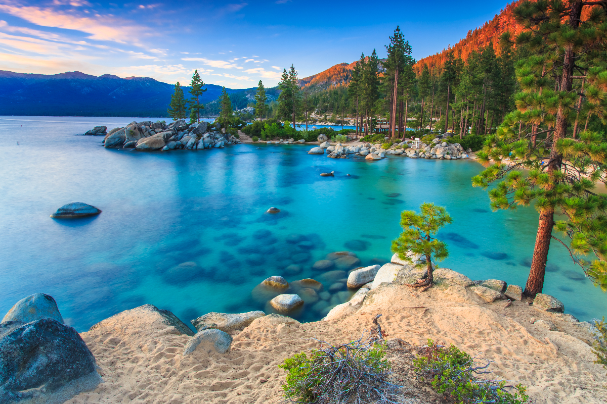 10 Best Lake Towns in the U.S. — Best Life