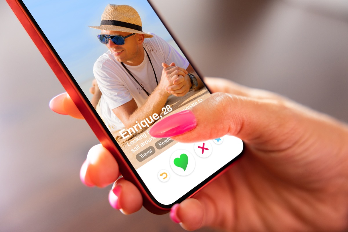 119 Amazing Tinder Bios If You're Looking for Love Online — Best Life