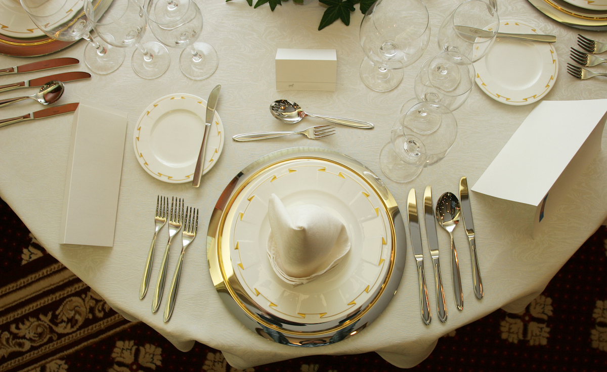 5 Table Setting Rules You Can Forget, Etiquette Experts Say