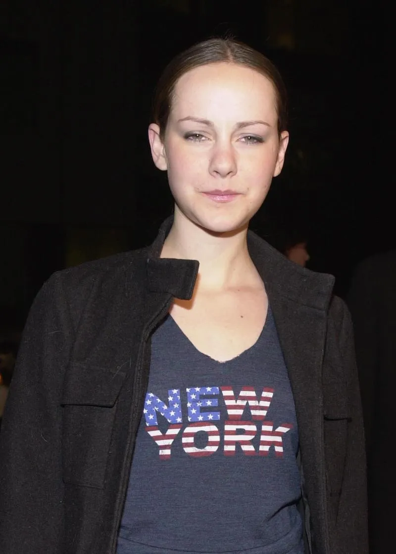 Ex-Child Star Jena Malone Sued Mom at Age 14 for Stealing Her Earning