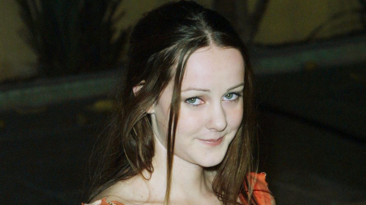 Ex-Child Star Jena Malone Sued Mom at Age 14 for Stealing Her Earning