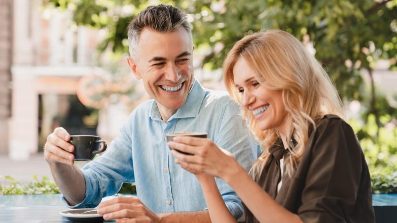 50 Irresistible First Date Ideas That'll Immediately Break the Ice